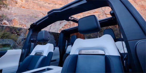 2025 GMC HUMMER EV Pickup Model Info | St. Louis GMC Dealer | Bommarito ...
